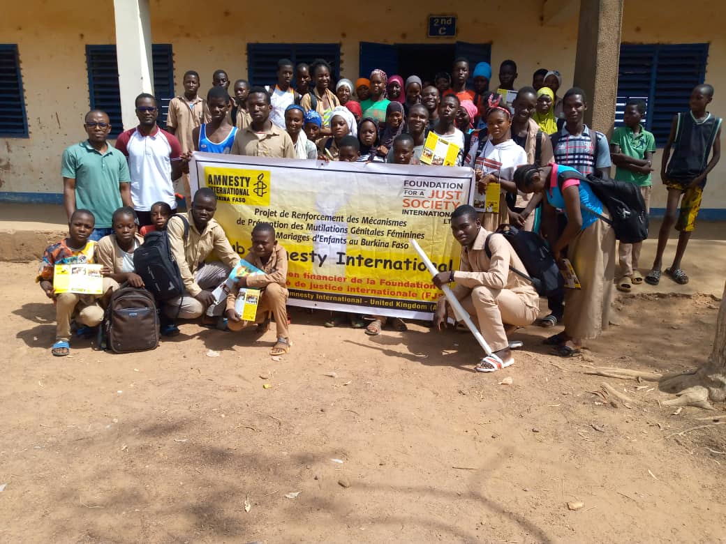 Formation des membres du Club du Lycée Départemental de Bama - Amnesty ...